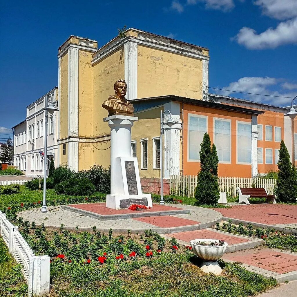 Anıt, heykel А.С. Мишин, Sasovo, foto