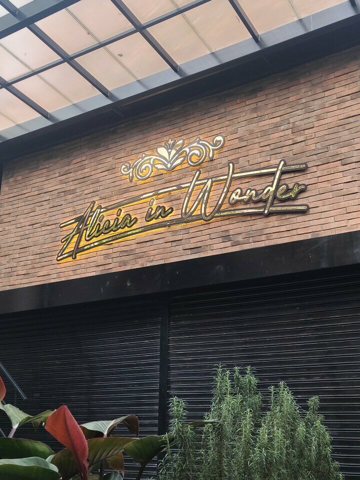 Kafe Alicia in Wonder, Medellin, foto