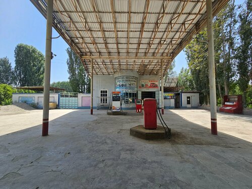 Benzin istasyonu Koʻhinur LLC, Nemengan eyaleti, foto