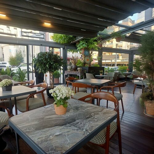 Kafe Capuchin Cafe, Yenişehir, foto