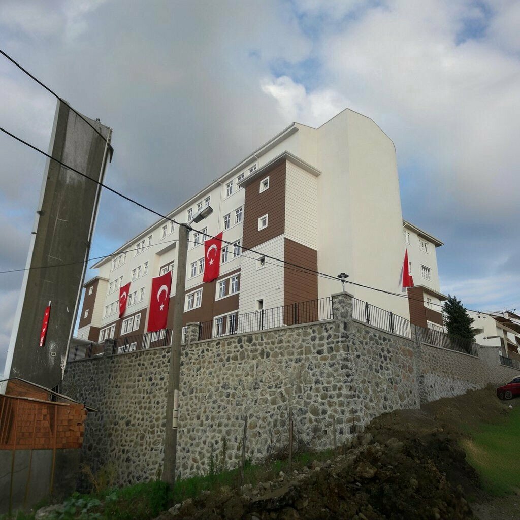 Ortaokul İsmail Çavuş Anadolu İmam Hatip Lisesi, Çarşıbaşı, foto