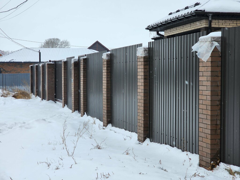Çitler, parmaklıklar Zabor73, Ulyanovsk, foto
