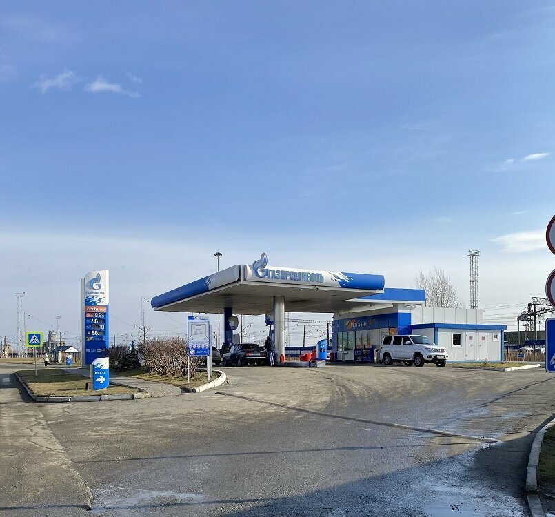 Benzin istasyonu Gazpromneft, Zarinsk, foto