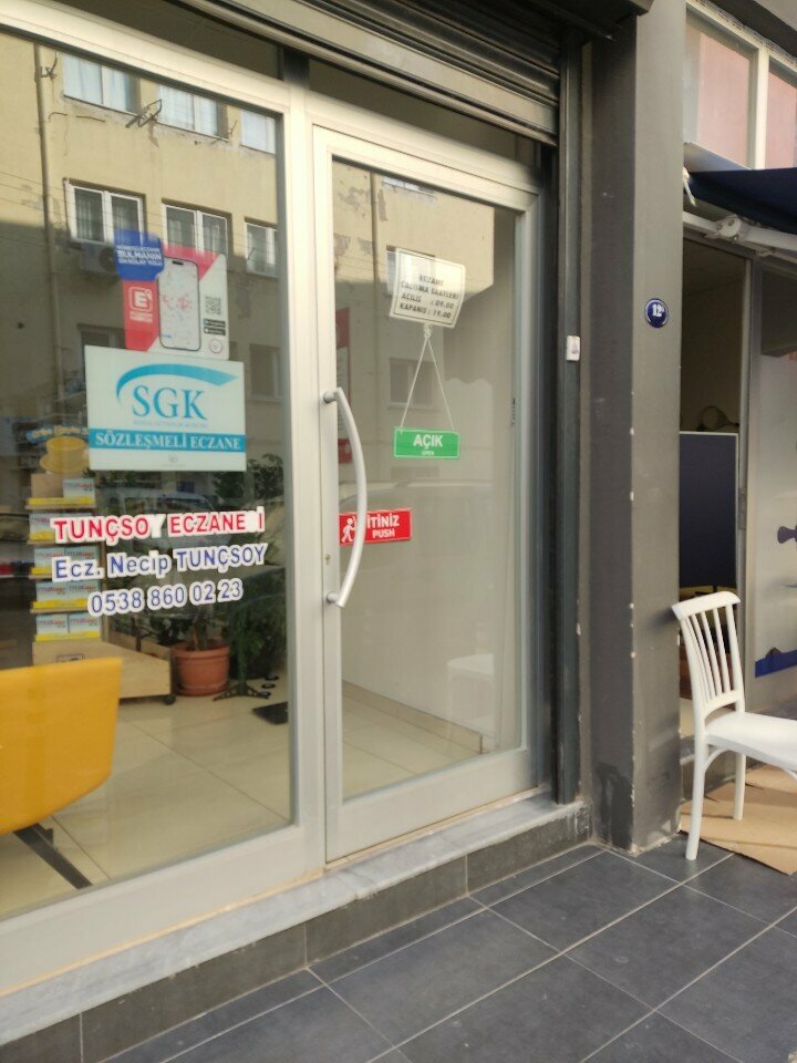 Eczaneler Tunçsoy Eczanesi, İzmir, foto