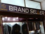 Brand Seller (Hamid Hussain Farooqi Road No:4S, Pakistan Employees Cooperative Housing Society, Block 2), giyim mağazası  Karaçi'den
