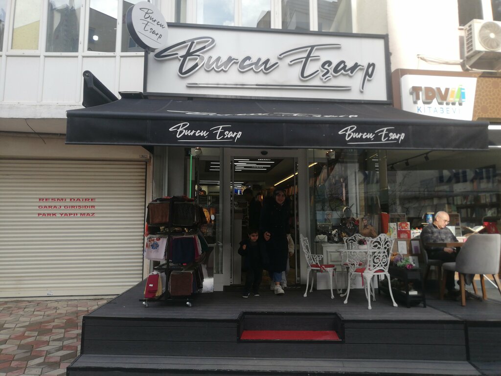 Giyim mağazası Burcu Eşarp, Ankara, foto