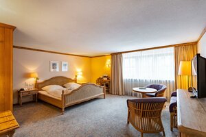 Hotel Landhaus Höpen (Lower Saxony, Heidekreis, Höpener Weg, 9), otel  Aşağı Saksonya'dan