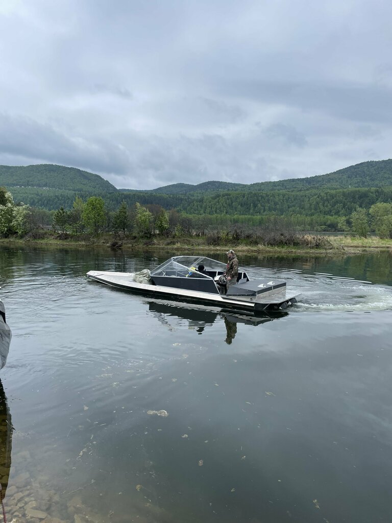 Tersaneler Zaurus, Divnogorsk, foto