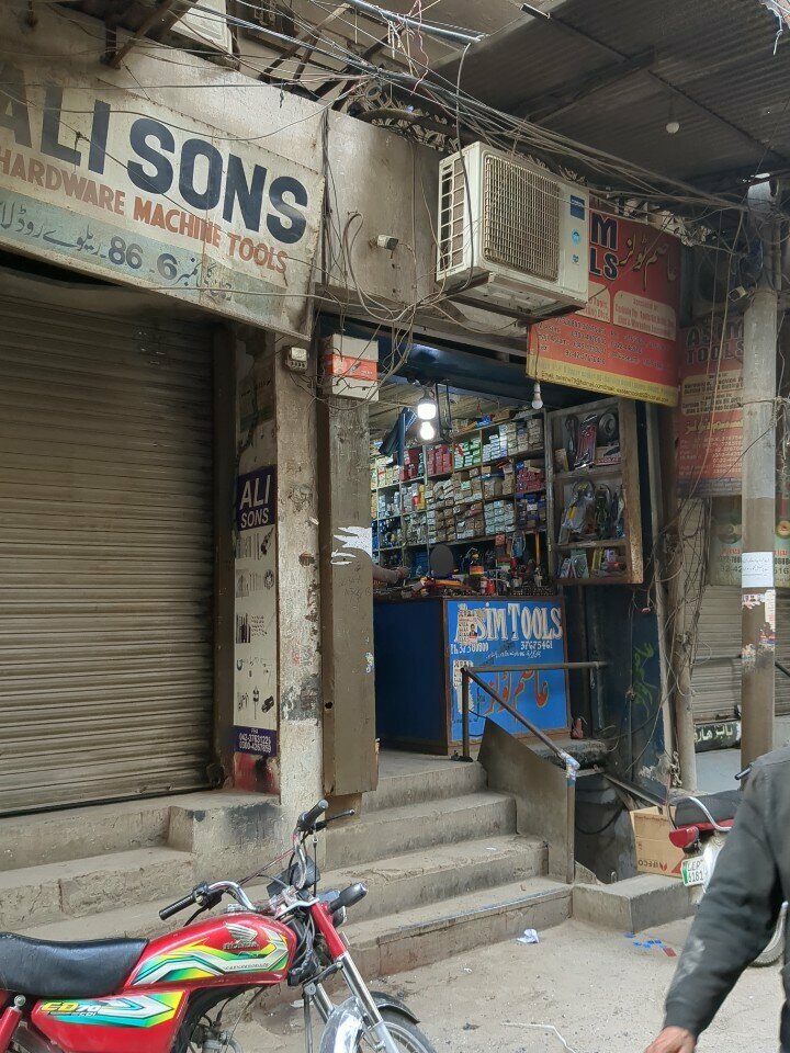 Elektrik ve benzinle çalışan aletler Asim tools, Lahor, foto