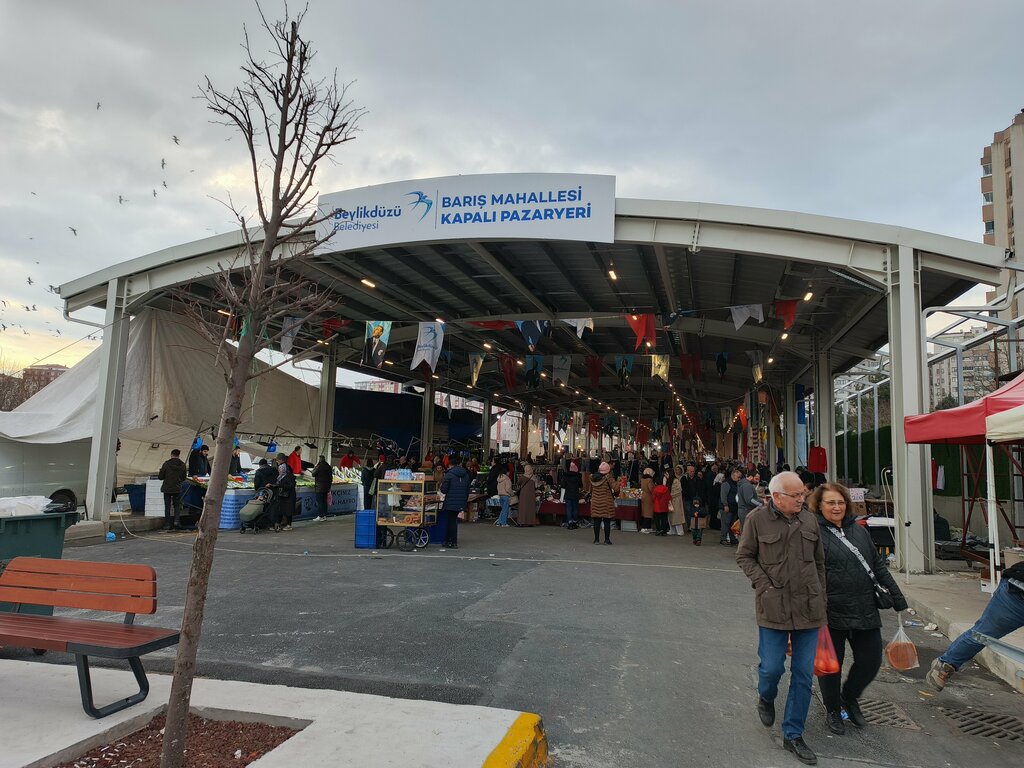 Gıda pazarı Barış Semt Pazarı, İstanbul, foto