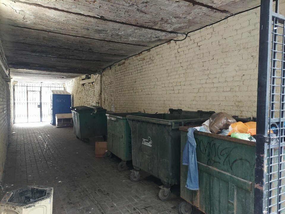 Ayrı çöp toplama noktası Пункт приема пластика, Saint‑Petersburg, foto
