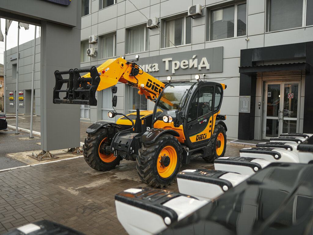 Tarım makineleri, ekipmanlar Intertechnica Trade, Balaşov, foto