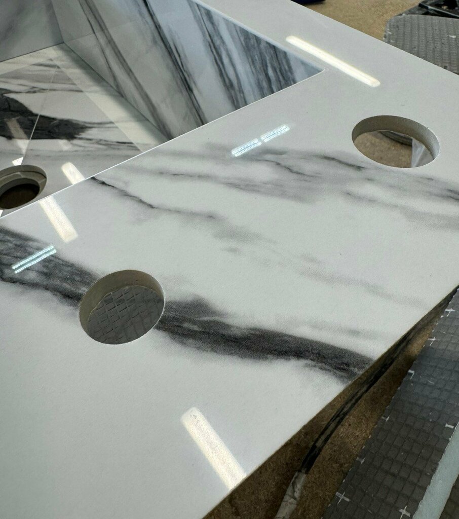 Su jeti ile kesme Stone Ceramic, Stupino, foto