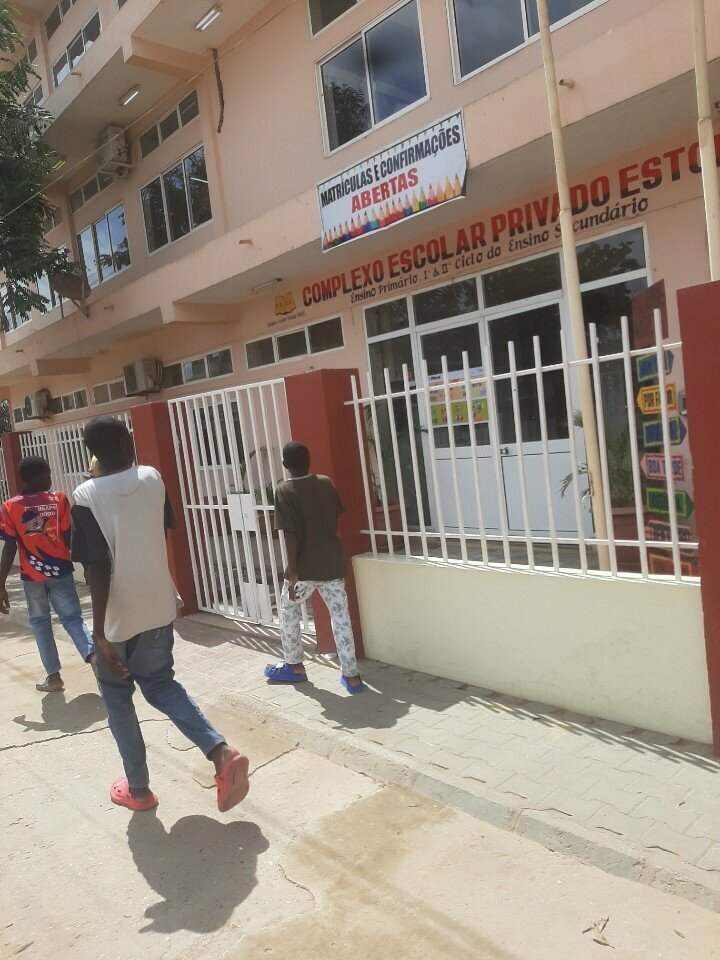Fen lisesi, sosyal bilimler lisesi Estoril, Loanda, foto