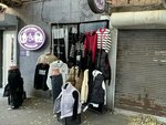 Магазин одежды (Nikoloz Khudadovis Street No:6), giyim mağazası  Tiflis'ten
