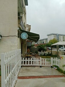 Let's Play (Örnekköy Mah., 7443. Sok., No:14A, Karşıyaka, İzmir), kafe  İzmir'den