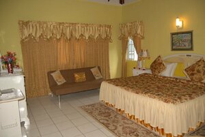 PinkHibiscus Guest House (Saint James Parish, Montego Bay), otel  Montego Bay'den