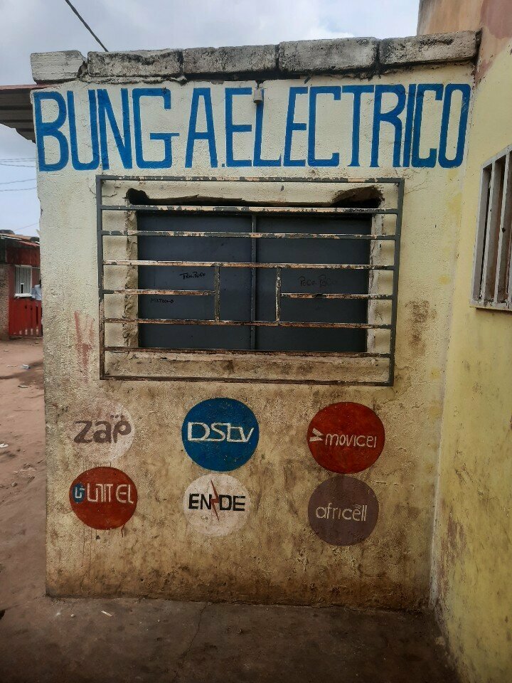 Uzman hizmetleri Burga. Elétrico, Loanda, foto