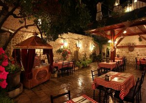 Antik Han Restaurant Konuk Kültür Evi (Zenginler Mah. Hürriyet Cad. No:19 D:1, Antakya Merkez, Antakya, Hatay), hazır yemek teslim servisleri  Antakya'dan