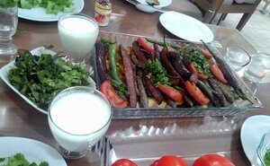 İlhan Usta Köfte ve Çorba Salonu (İzmir, Tire, Yeni Mah., Belediye Hanı Cad., 15D), restoran  Tire'den
