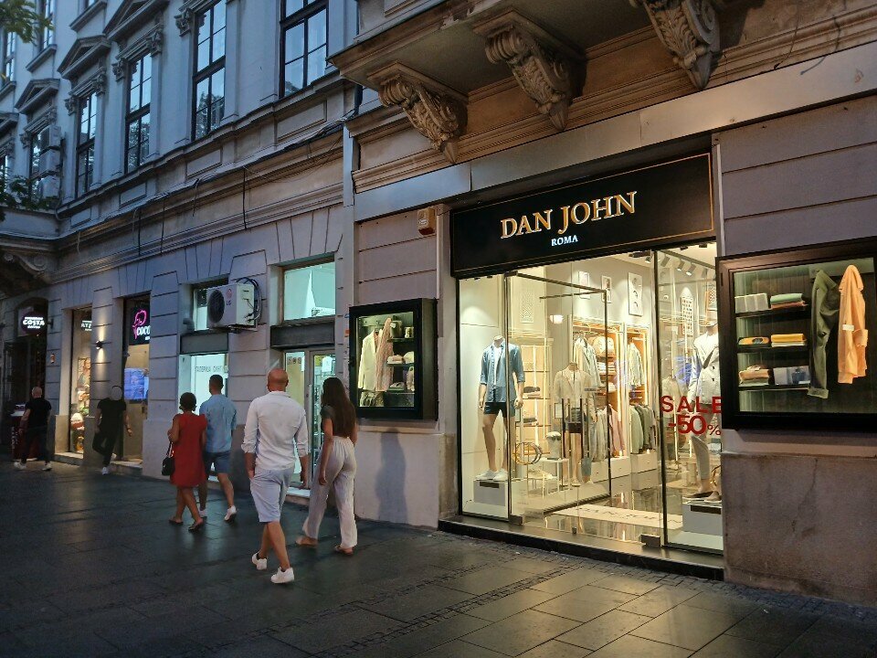 Giyim mağazası Dan John, Belgrad, foto