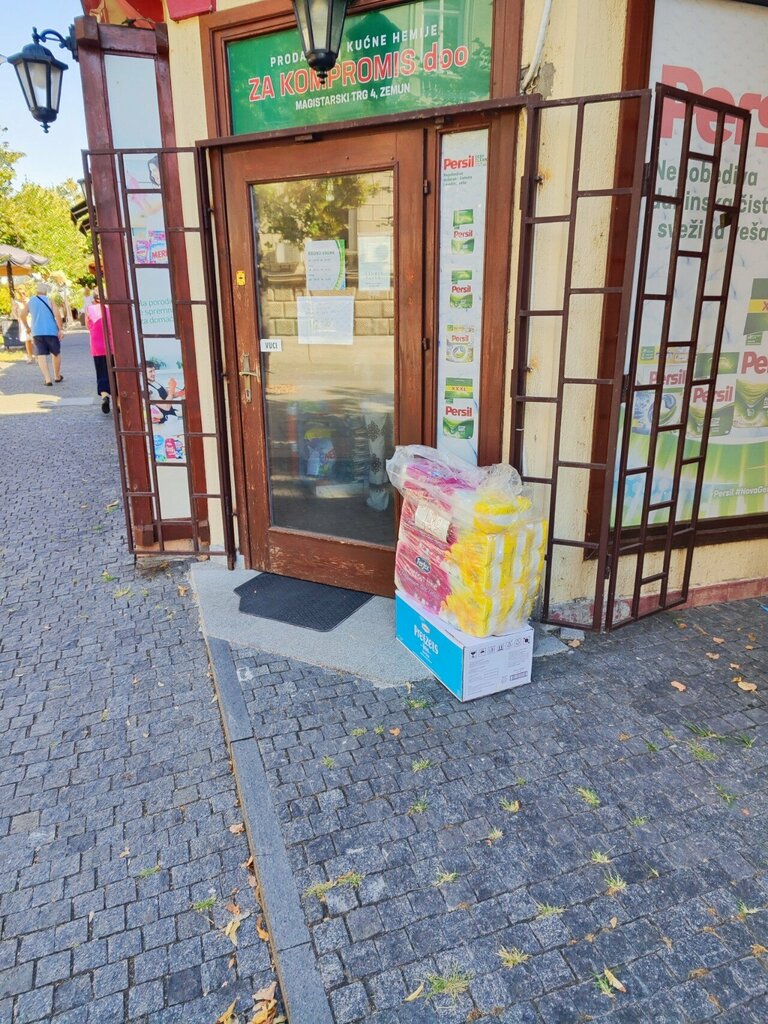 Ev eşyası mağazaları Za kompromis, Belgrad, foto