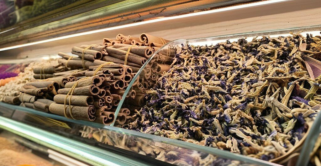 Gıda malzemeleri ve baharatlar Vezir Spice Center, İstanbul, foto