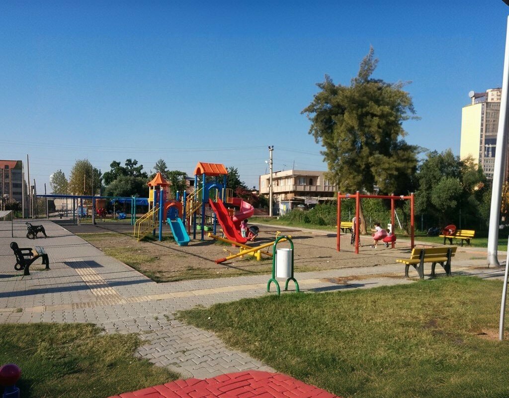 Kültür ve eğlence parkları Şehit J. Er Abdullah Aydın Emer Parkı, Adana, foto