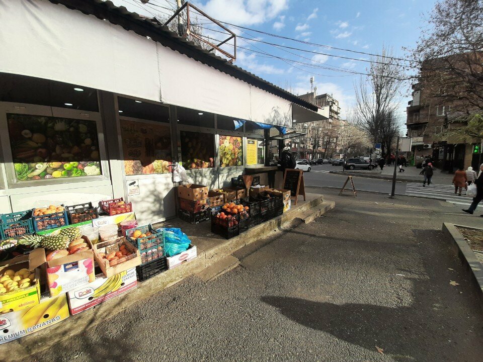 Manavlar Магазин овощей и фруктов, Erivan, foto