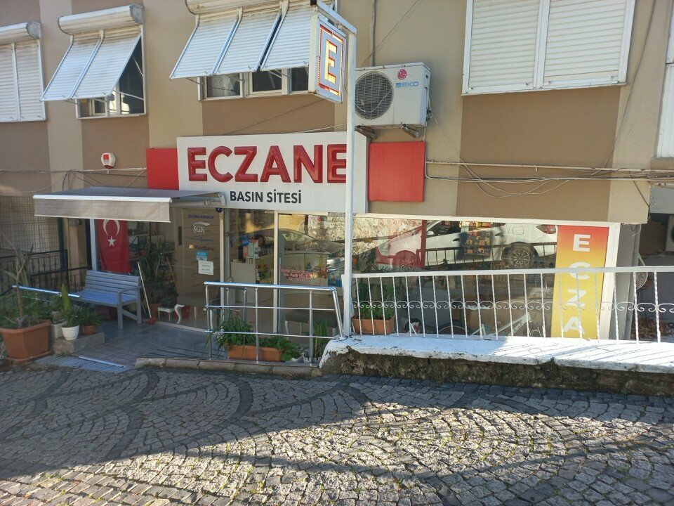 Eczaneler Eczane Basın Sitesi, İzmir, foto