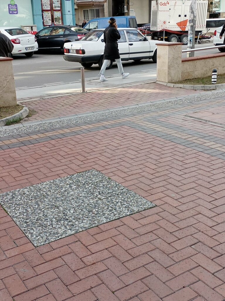 Banka Halkbank, İzmir, foto