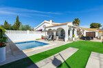 Chalet Tu Refugio (Avenida las Alondras No:35, Torrevieja), daireler  Torrevieja'dan