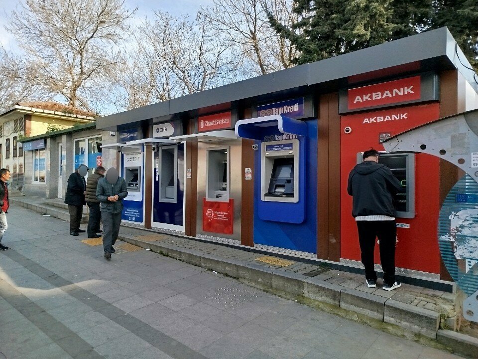 ATM'ler Yapı Kredi ATM, İstanbul, foto