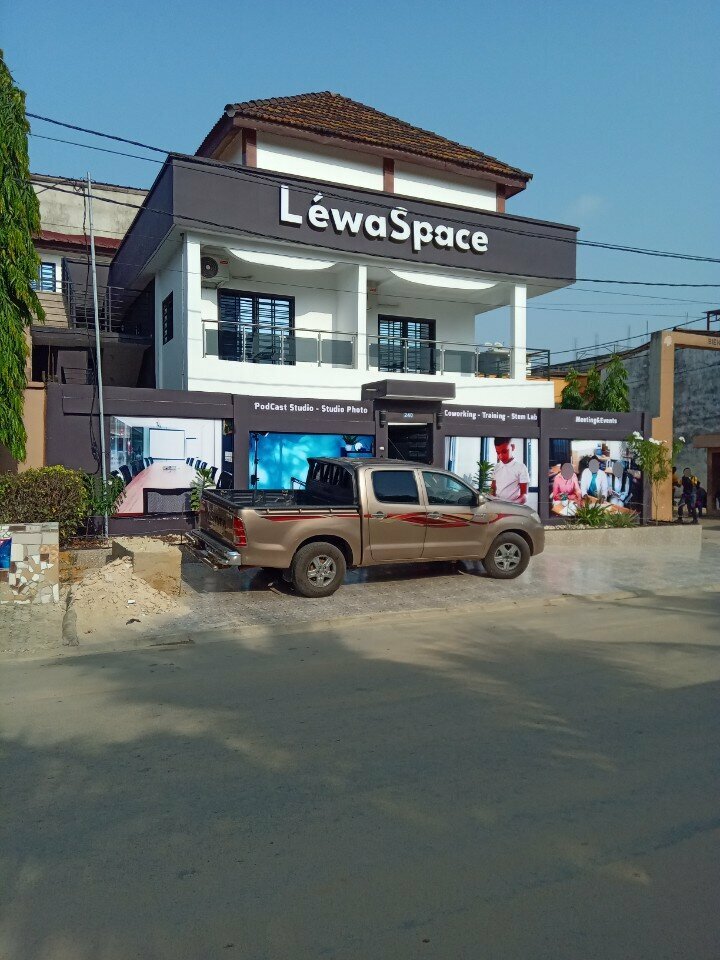 Yönetim ofisi Lewa Space, Abican, foto