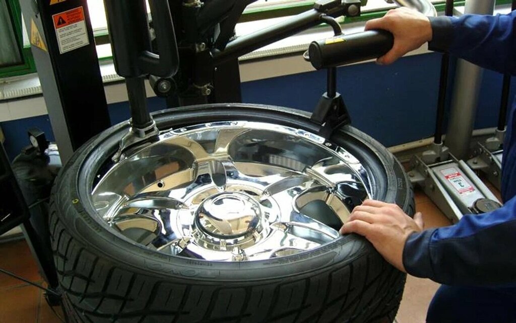 Oto lastik tamiri Уральский шиномонтаж, Çeliabinsk, foto