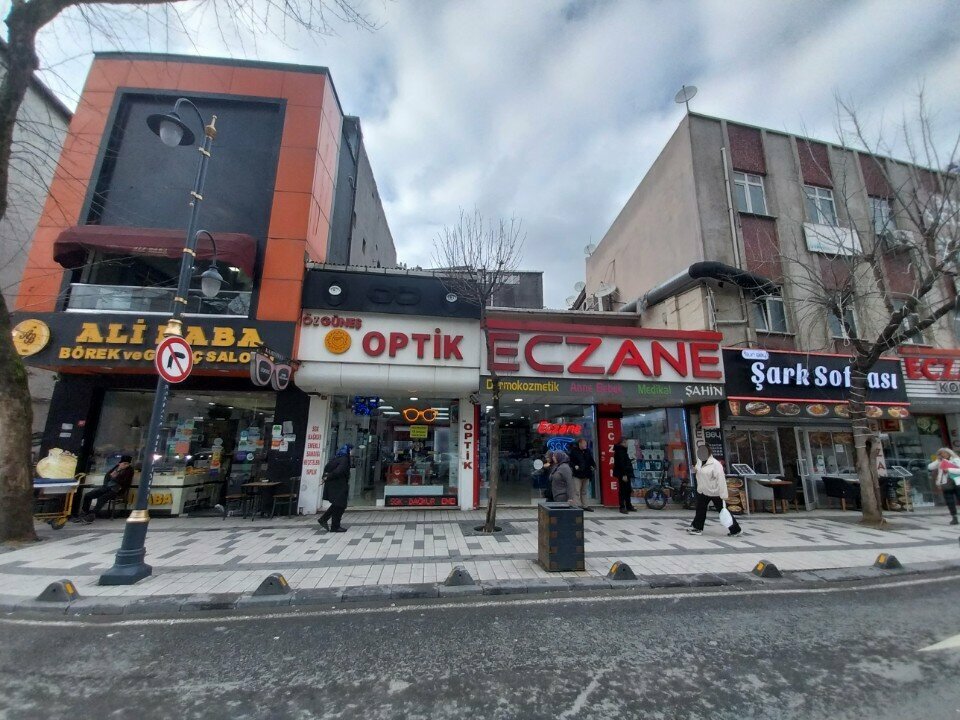 Eczaneler Eczane Şahin, İstanbul, foto