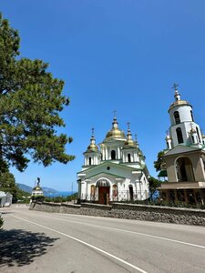 Church of the Archangel Michael (Санаторный тупик No:4), ortodoks kiliseleri  Alupka'dan