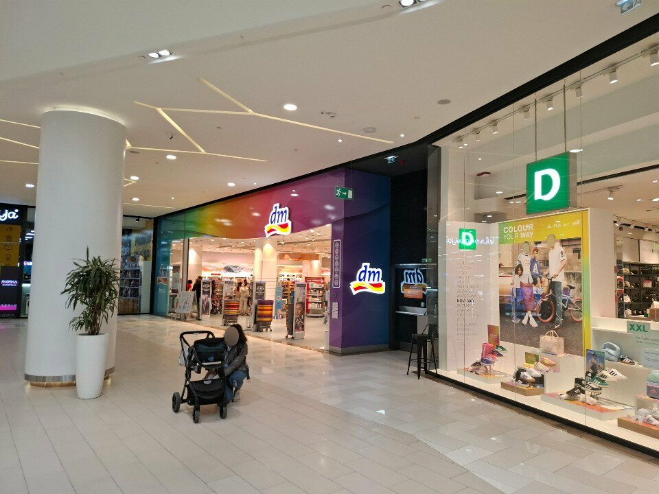Kozmetik ve parfümeri mağazaları DM Drogerie, Novi Sad, foto