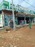 Bom preço (Luanda, Rua do Calemba 2 (Estrada Camama-Viana)), jant ve lastikçiler  Loanda'dan