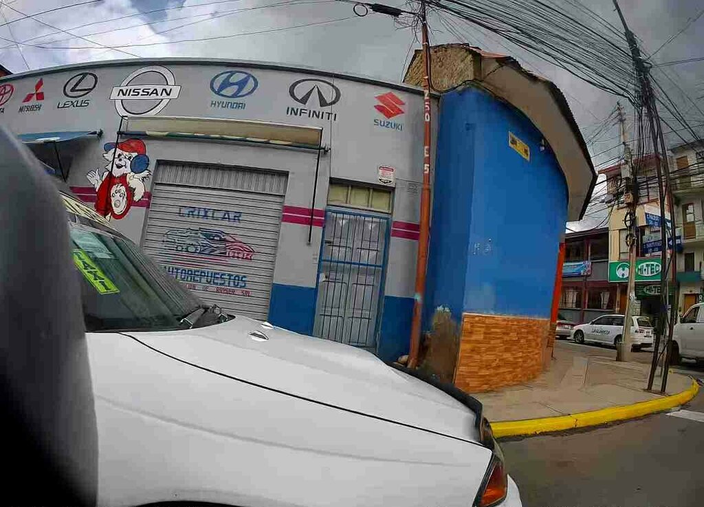 Motosiklet yedek parçaları Crixcar Autorepuestos, Cochabamba, foto