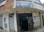 Vladdy Car (Department of La Paz, Provincia Murillo, La Paz, San Antonio, Avenida Ciudad del Niño, 100), oto döşeme  La Paz'dan