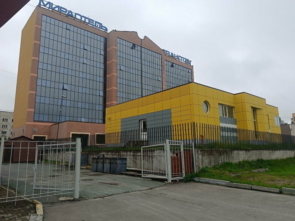 Yüzme havuzları Бассейн, Sakhalinsk, foto