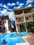 Villa Nimfey (Советская улица No:34, посёлок городского типа Приморский), otel  Kırım Cumhuriyeti'nden