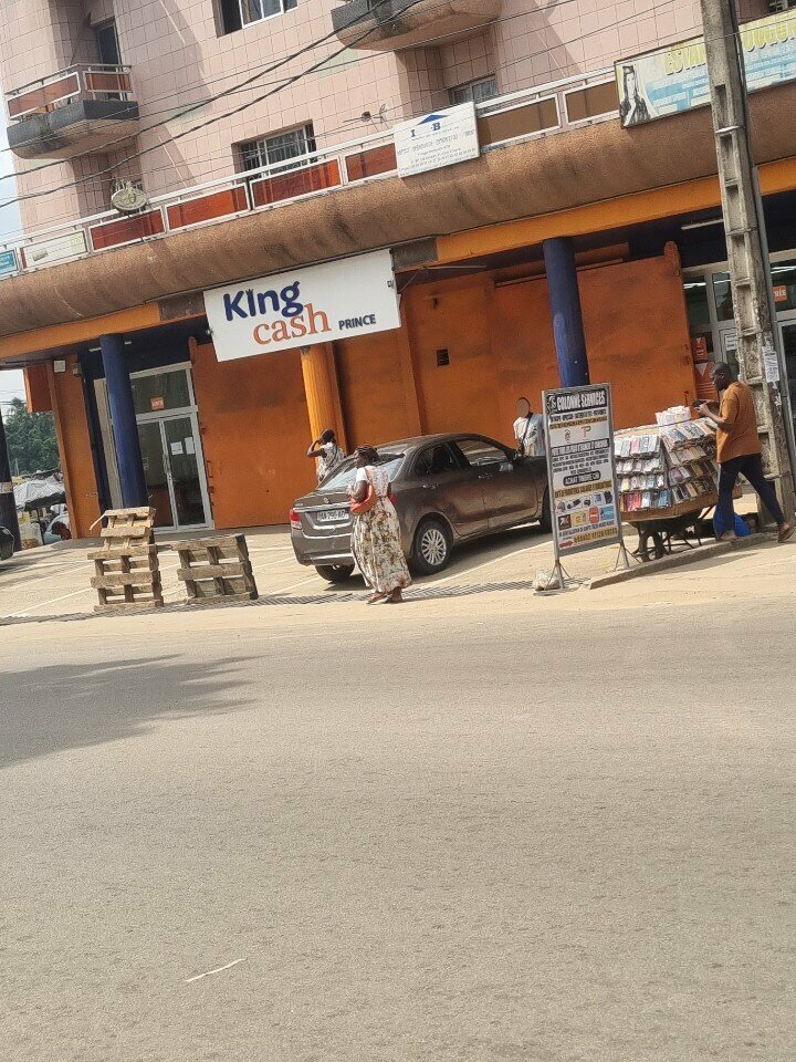 Süpermarket King Cash, Abican, foto