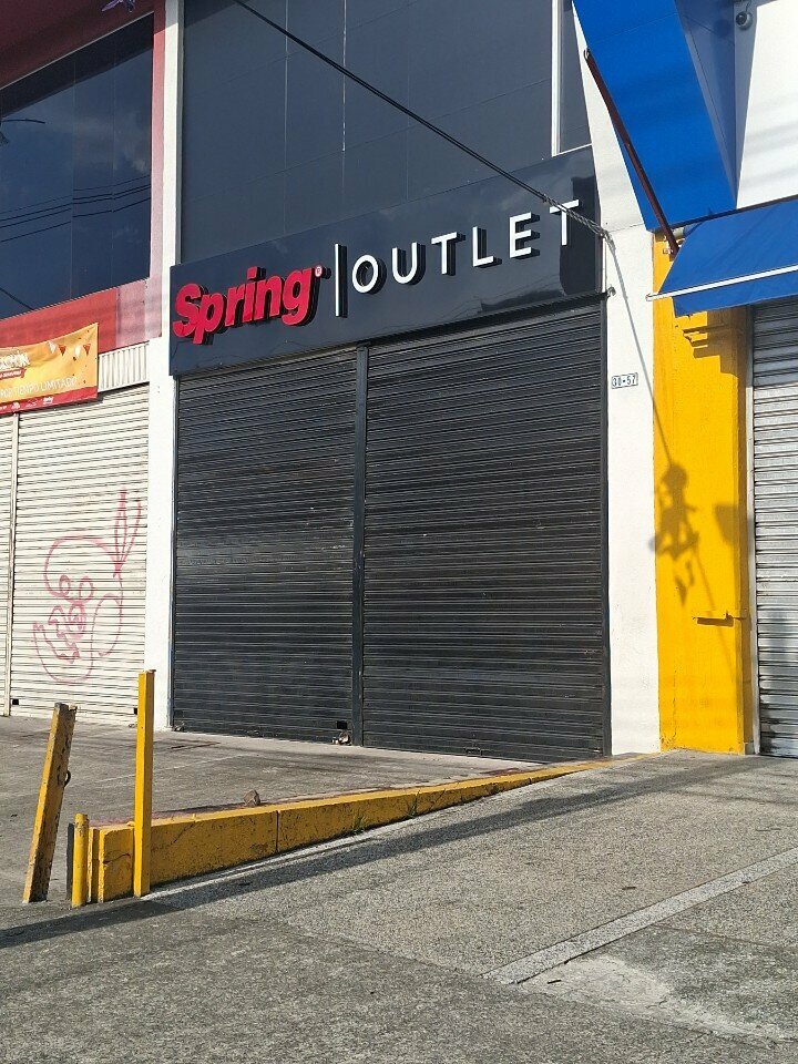 Mobilya mağazaları Spring, Cali, foto