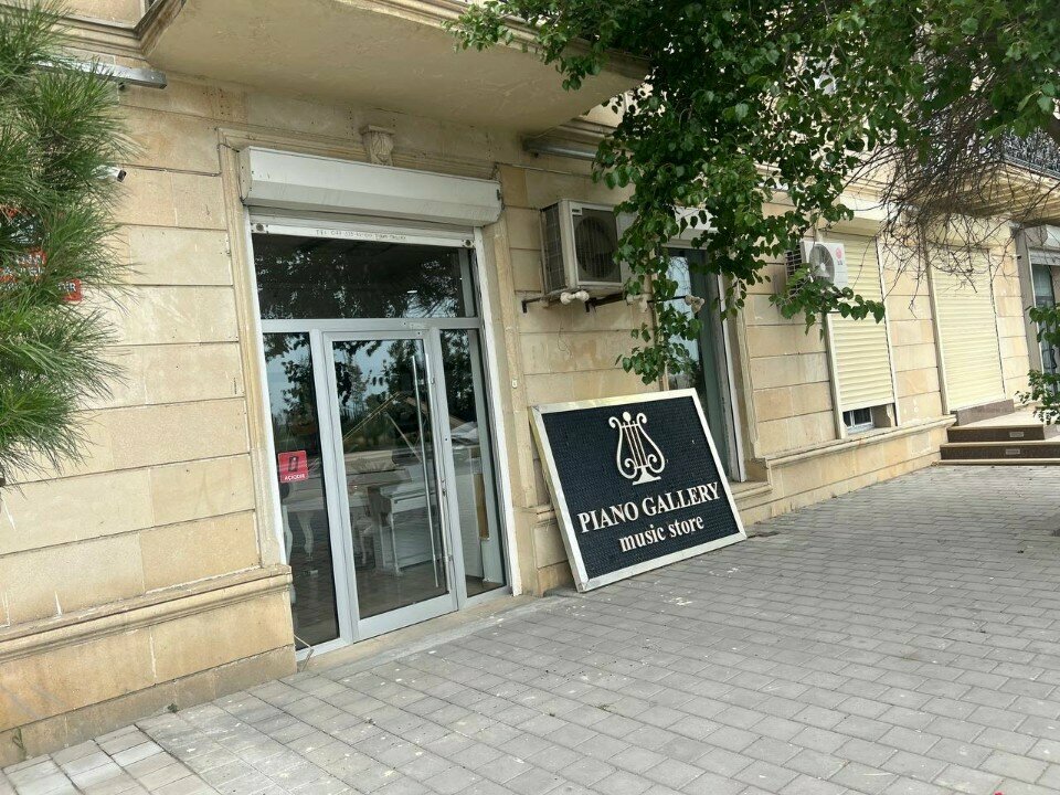 Enstrüman mağazaları Piano Gallery, Bakü, foto