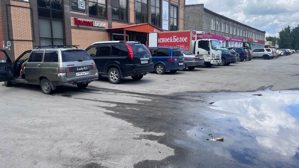Otoparklar Parking lot, Novosibirskaya oblastı, foto