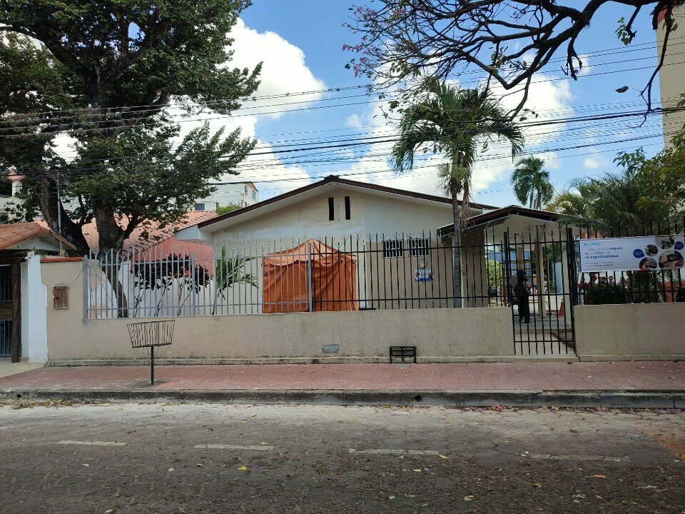 Dini dernekler Salón del Reino de los Testigos de Jehová, Santa‑Krus, foto