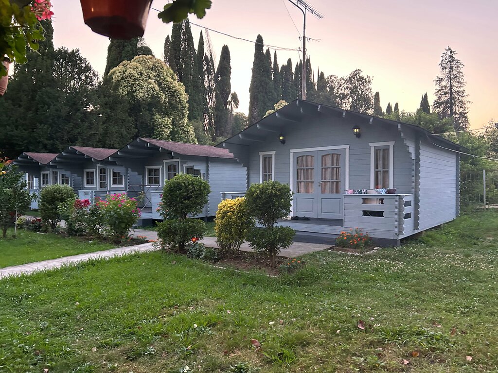 Kamp alanları Коттеджи у моря, Gagra Bölgesi, foto
