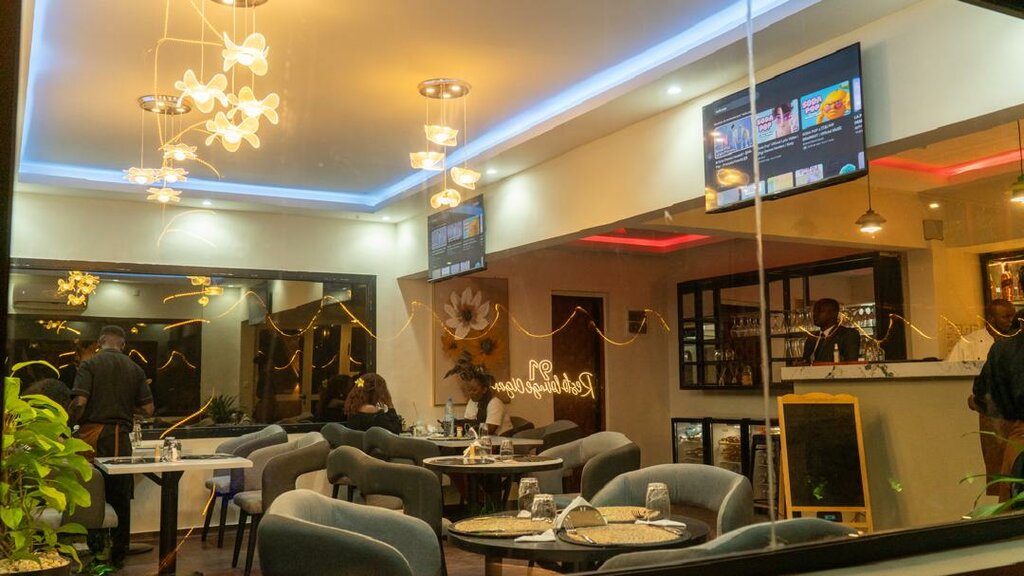 Restoran 91 Resto & Lounge Cigar, Abican, foto